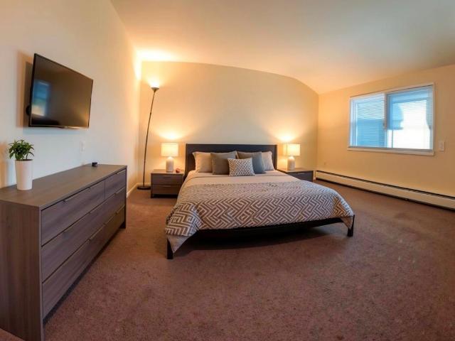 Apartment: MLS #1047