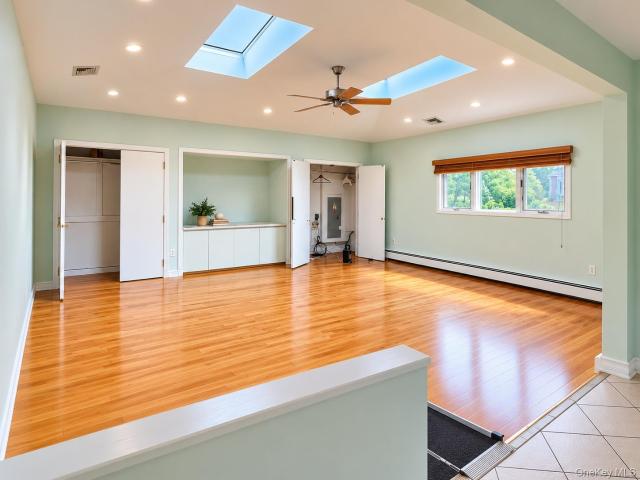 Apartment: MLS #1048
