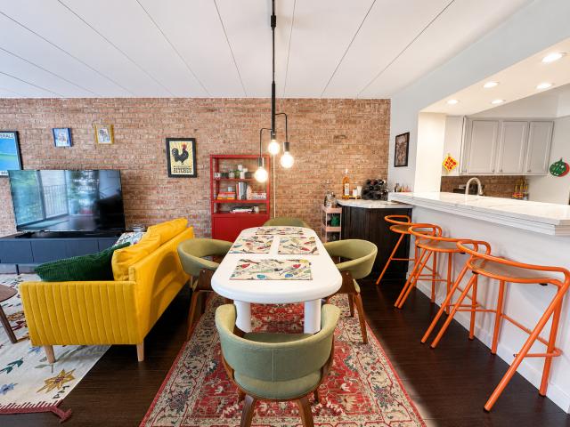 Apartment: MLS #12712