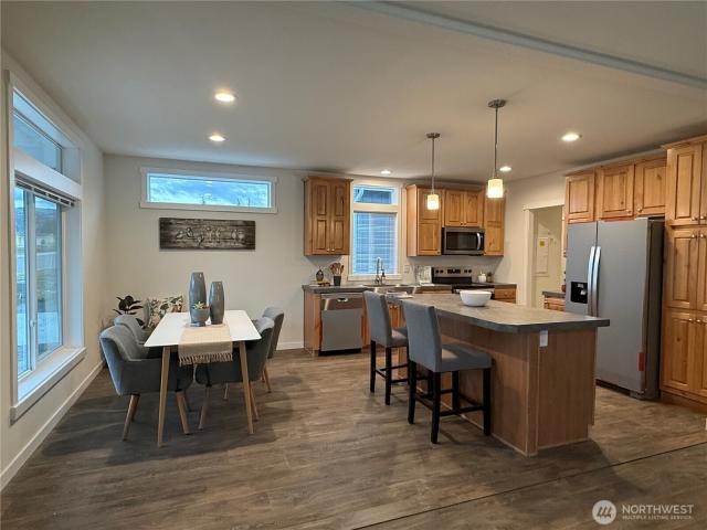 Apartment: MLS #2467
