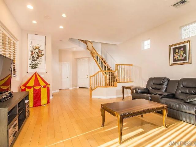 Apartment: MLS #260018