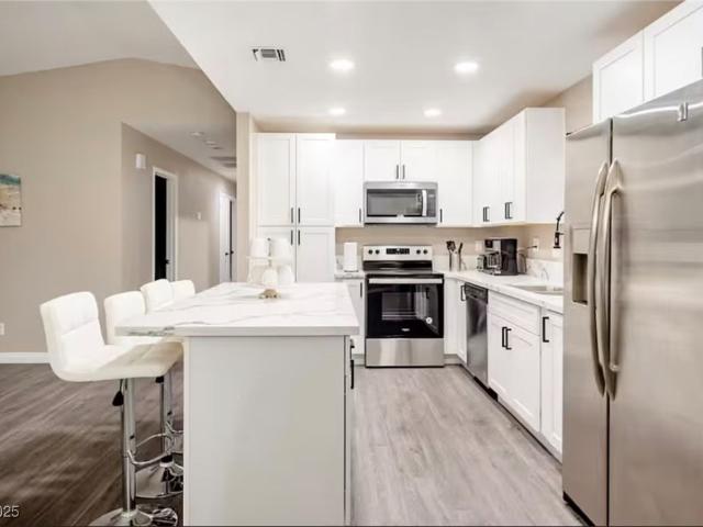 Apartment: MLS #2740