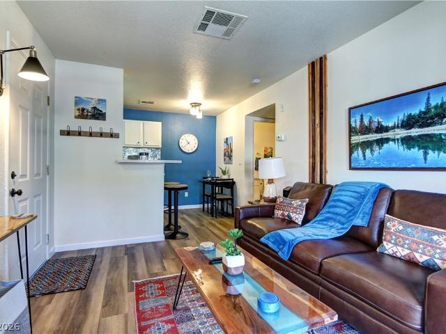 Apartment: MLS #2762