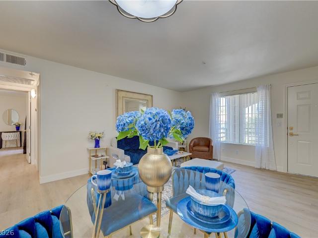 Apartment: MLS #2770