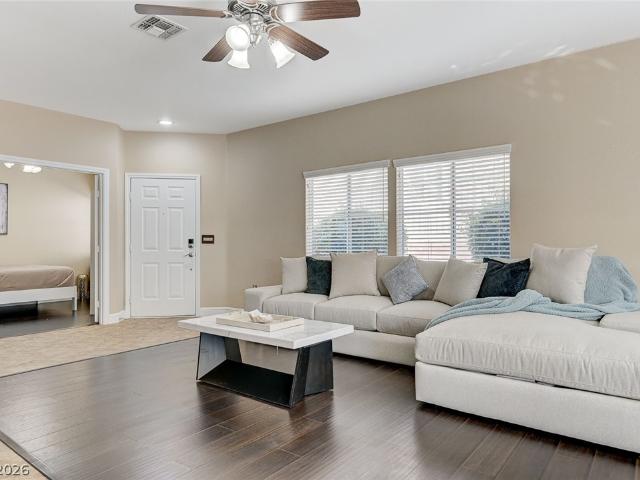 Apartment: MLS #2779
