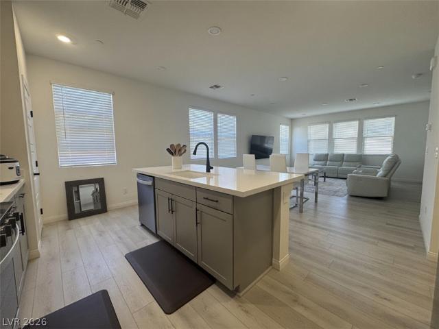 Apartment: MLS #2792