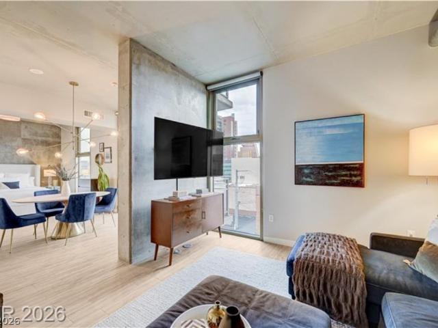 Apartment: MLS #2800