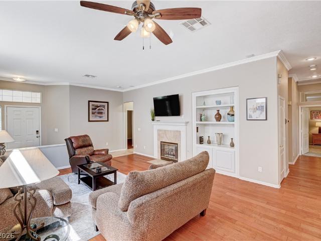 Apartment: MLS #2800