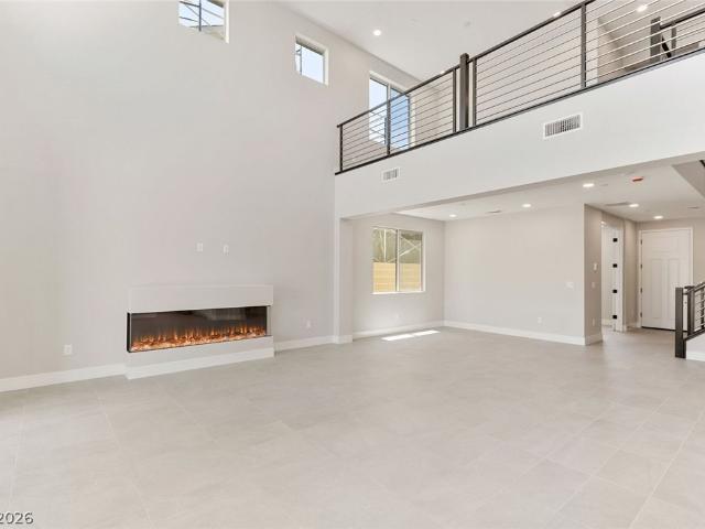 Apartment: MLS #2805