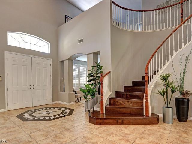 Apartment: MLS #2805