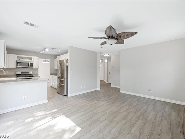 Apartment: MLS #2806