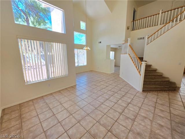 Apartment: MLS #2806