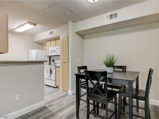 Apartment: MLS #2810