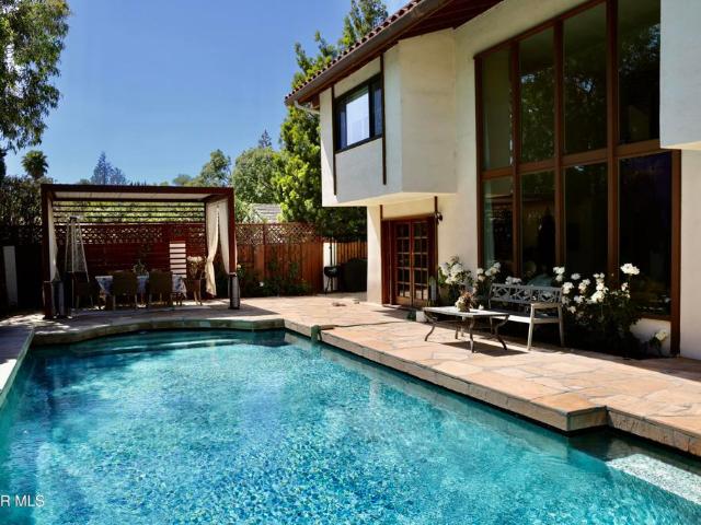 Apartment: MLS #226001