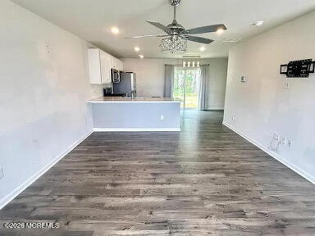 Apartment: MLS #22616