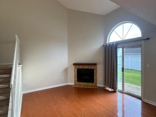 Apartment: MLS #4048