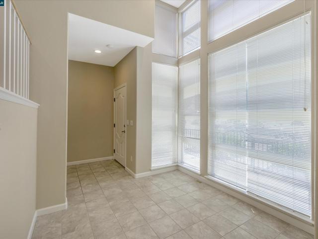Apartment: MLS #41139