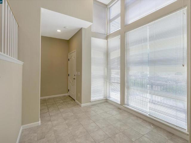 Apartment: MLS #41139