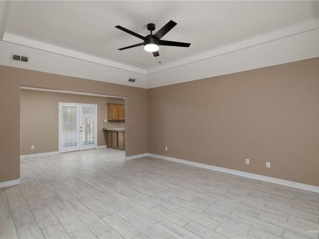 Apartment: MLS #513760