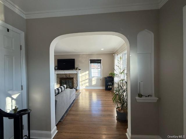Apartment: MLS #988867