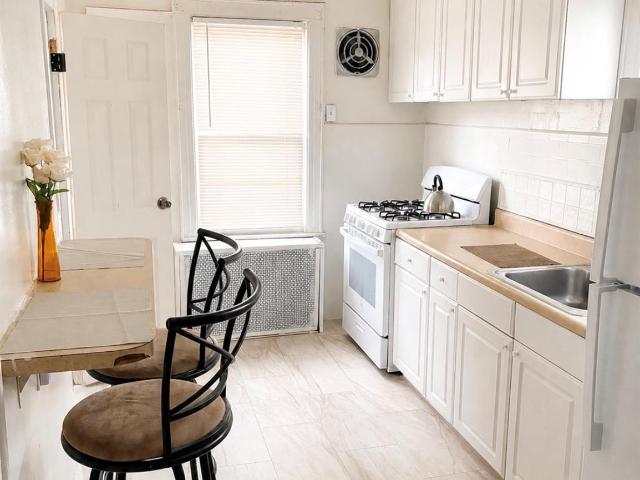 Apartment: MLS #993380