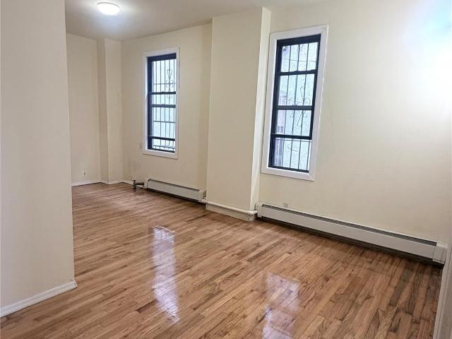 Apartment: MLS #993976