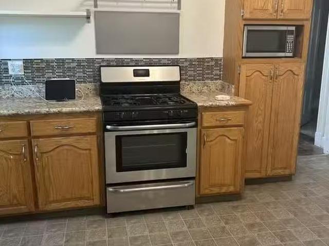 Apartment, Multi family Rental New Haven, CT 70 Spring St #.