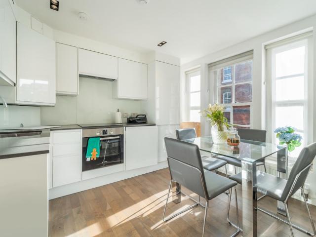 apartment North Row