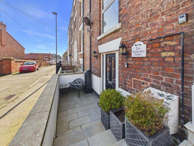 Apartment North Yorkshire North Yorkshire LS100398131