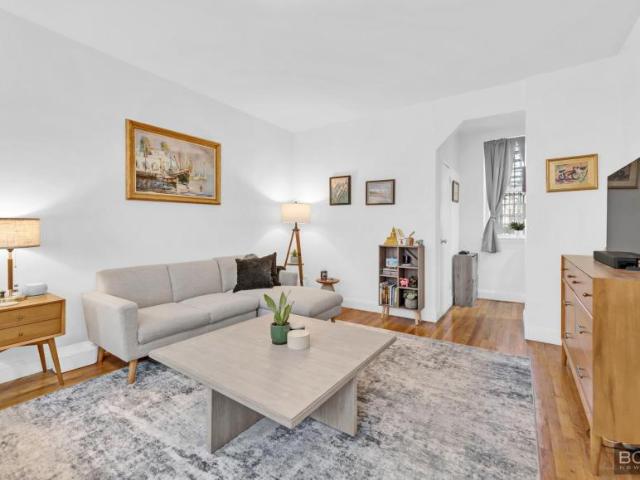 apartment NEW YORK NY DLS101036429