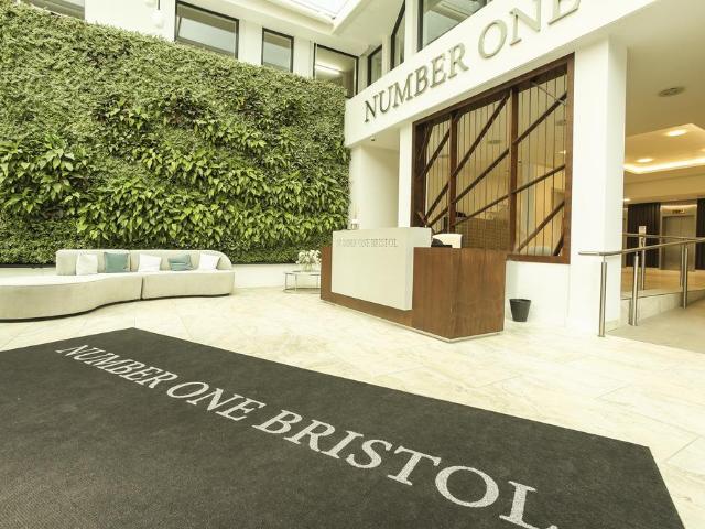 Apartment, Number One Apartments, BS1 3 bed flat to rent £2,400 pcm £554 pw