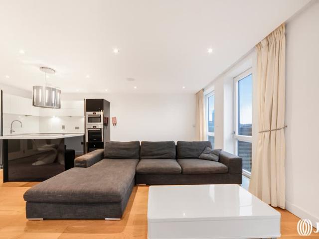 apartment Seven Sisters Road London N4