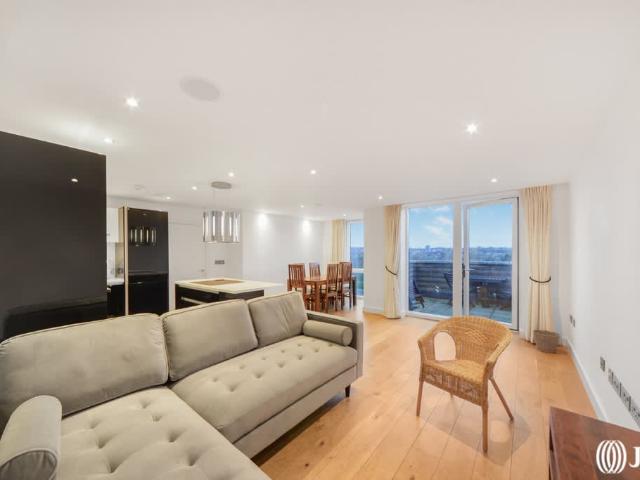 apartment Seven Sisters Road London N4