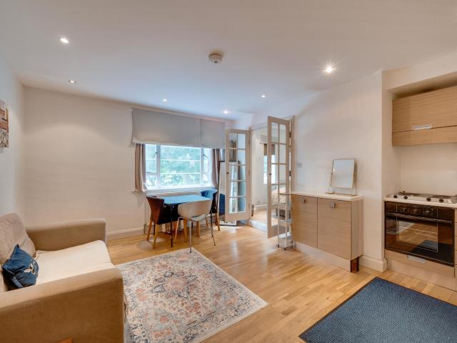 apartment Sloane Avenue, SW3