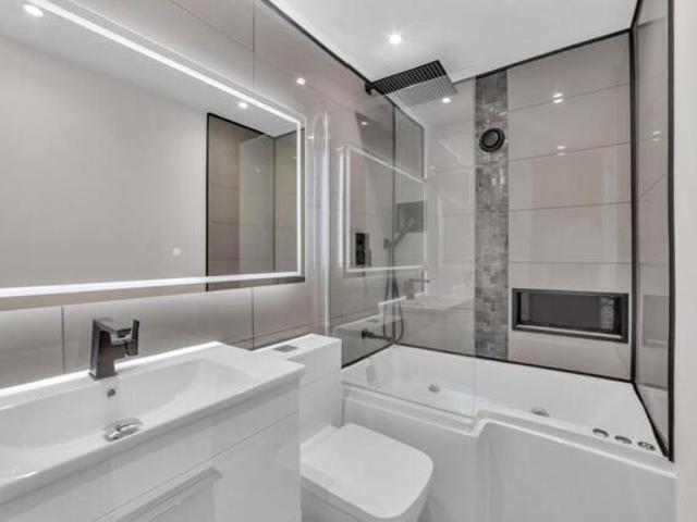 Apartment Stanwell Surrey 98930134