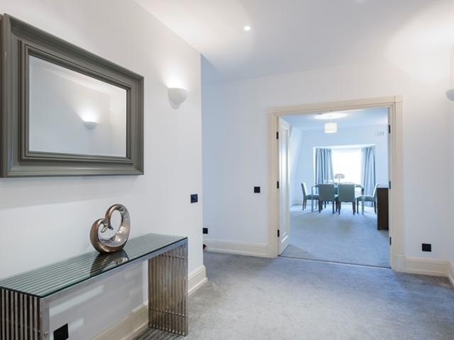 apartment Park Road, London, NW8