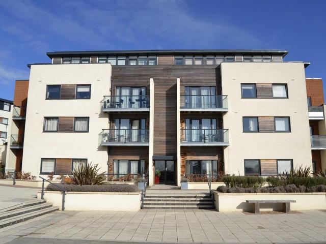 apartment Peacock Close, Corn House, NW7