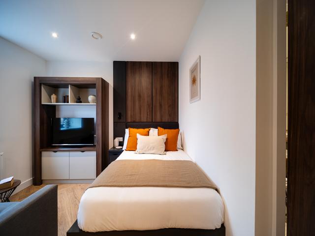apartment Q Three Residence, 30 Westgate, Leeds, LS1 2FP, West Yorkshire, GB