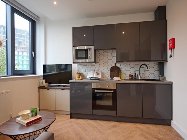 apartment Q Three Residence, 30 Westgate, Leeds, LS1 2FP, West Yorkshire, GB