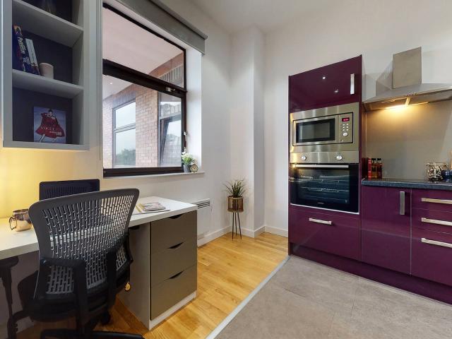 apartment Q Two Residence, 25 Queen Street, Leeds, LS1 2FH, West Yorkshire, GB