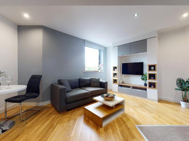 apartment Q Two Residence, 25 Queen Street, Leeds, LS1 2FH, West Yorkshire, GB