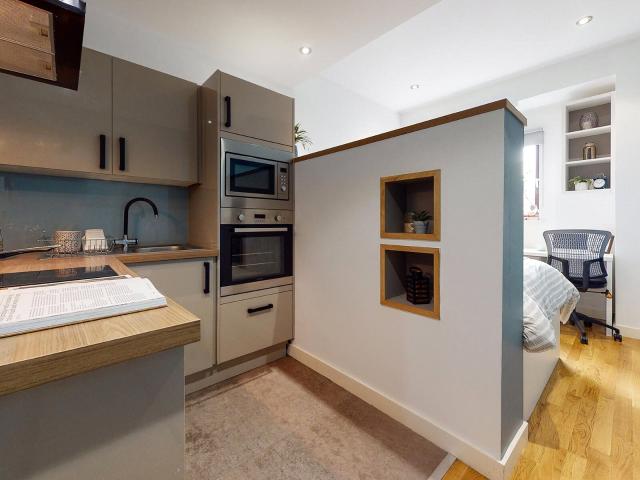 apartment Q Two Residence, 25 Queen Street, Leeds, LS1 2FH, West Yorkshire, GB