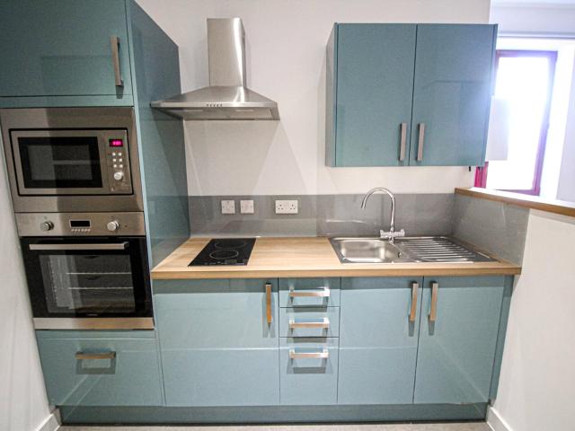 apartment Q One Residence, Wade Lane, Leeds, LS2 8DS, West Yorkshire, GB