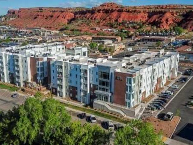 Apartment Room for Rent! At Student Housing Apartments 605 Place