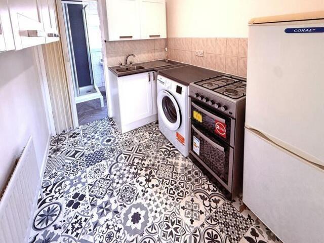 Apartment Reading Berkshire LS101639136
