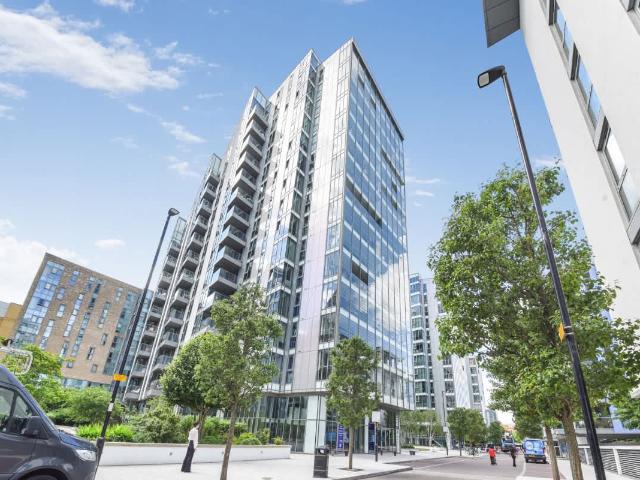 apartment Riverside Quarter, London SW18