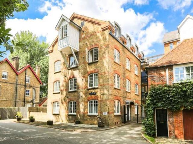 Apartment Watford Hertfordshire 100132537