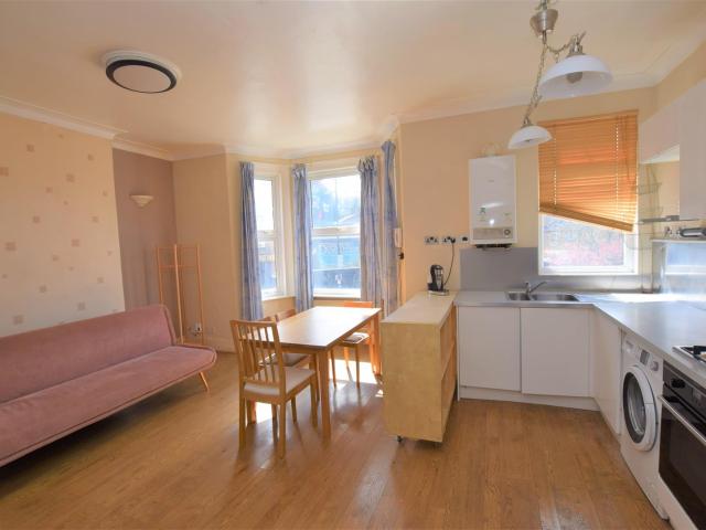 apartment West Hendon Broadway, West Hendon, NW9