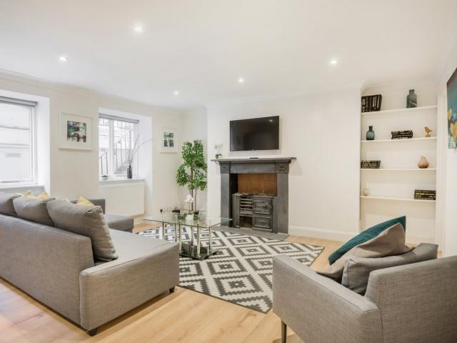 apartment Whitfield Street