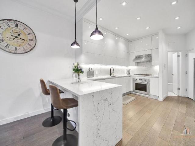 apartment with 4 bedroom, NEW YORK NY ES88730562